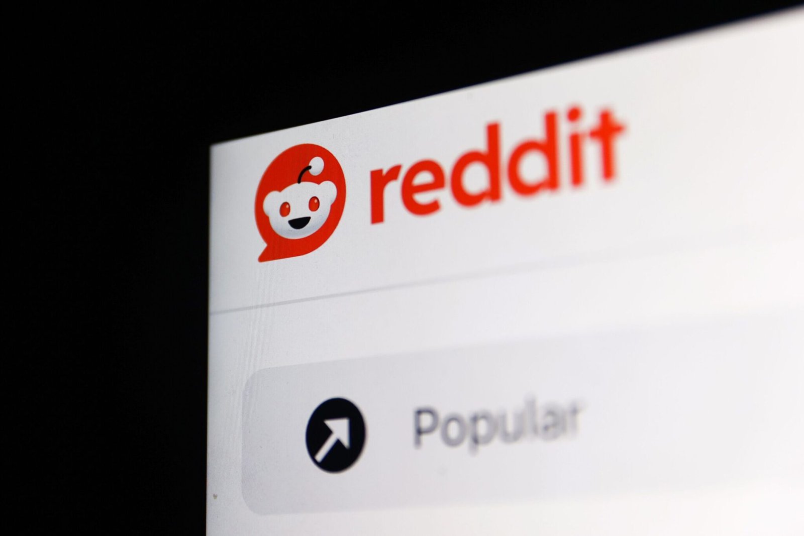 Reddit Tests Verification Badges to Combat Misinformation ...